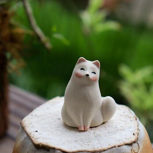 神狐 幸運の稲荷キツネ セラミックの小さな白いキツネ 神社の装飾品 固体素材 庭のキツネの彫刻 装飾用品 (A-ミニキツネ) キツネ:神聖なキツネは神秘、知恵、神聖さを象徴します、キツネ 神々と関連する使者または神々自身の化身とされています...