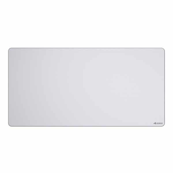 高密度マイクロウィーブクロスを採用したゲーミングマウスパッド。撥水加工や滑り止めラバーなど快適性と耐久性を追求し、最大3XLまでのサイズ展開で多様なデスク環境に対応します。 [特徴] ・クロス表面：高密度な織り目により、光学式・レーザー式ど...