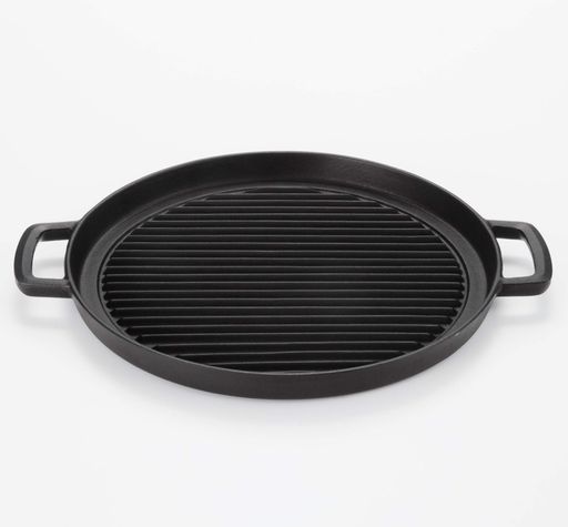 魚や肉の焼き物、野菜の炒め物、小型の鍋物など サイズ(cm):36x29x(H)2.5 内径28.5cm 深さ1.8cm 材質:鋳鉄(黒焼付加工) 原産国:日本