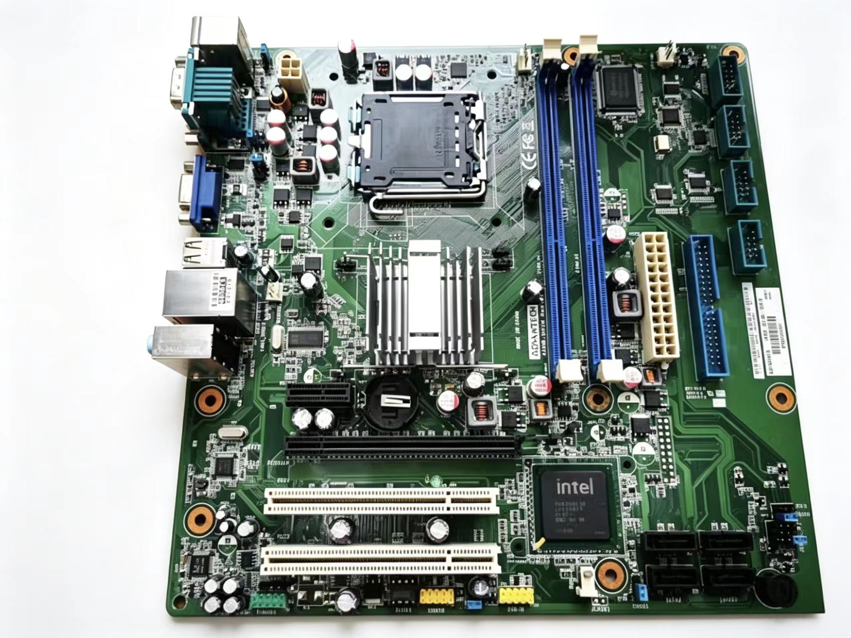 ★製品スペック ・適合筐体：ADVANTECH IPC-610L / IPC-610H ・基板型番：AKMB-G41M Rev.A1、AKMB-G41MF-00A1E ・チップセット：Intel G41 ・商品状態：新品互換産業マザーボード...