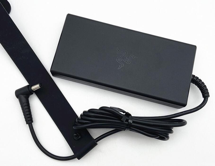 商品名 Razer 180W AC電源アダプター 型番 RC30-03510200 OUTPUT 19.5V 9.23A DCコネクタ DCコネクタ: 丸型 外径約5.5mmФ　内径2.5mmФ パッケージ内容 ACアダプター、ACケーブル...
