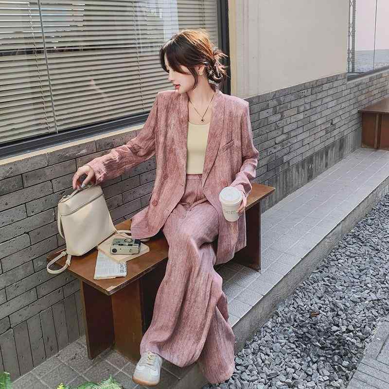 ・カテゴリ: カジュアルスーツ・スタイル: 都市スタイル、通勤スタイル・セット内容: スカートスーツ・ドレス丈: ロングスカート・デザインの特徴: プリーツ・素材: ポリエステル・袖丈: 長袖・袖の種類: フリル袖・性別: レディース・カラ...