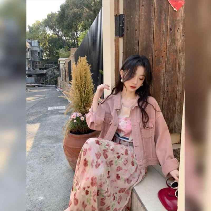 ・主な素材: 牛仔布・柄: 無地・スタイル: 韓国風カジュアル・フィット: ルーズフィット・商品タイプ: シングルアイテム・厚み: 中厚・着丈: 普通丈・袖丈: 長袖・袖タイプ: スタンダードスリーブ・ネックライン: ノーラップ・加工: ノ...