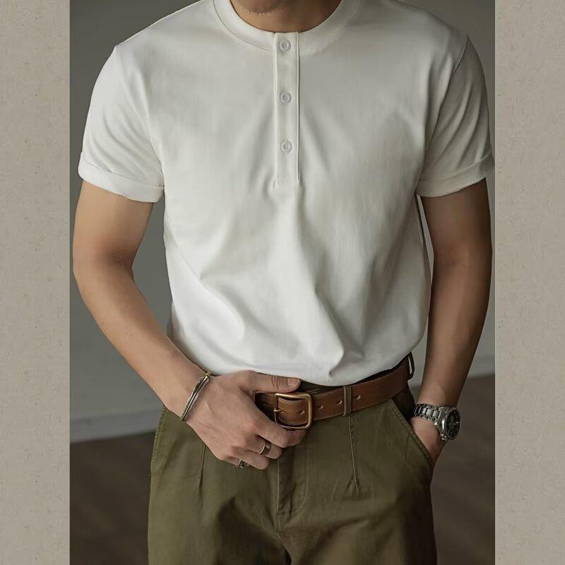 ・カテゴリ: Tシャツ・スタイル: 韓版・主な素材: 綿96%以上・柄: 無地・フィット感: ルーズフィット・対象年齢: 青年・対象性別: 男性・ネックライン: スタンドカラー・袖丈: 短袖・フード: フードなし・厚み: 普通・詳細: 徽章...