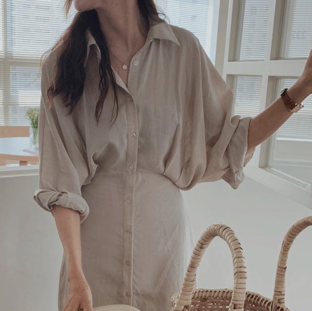 ・カラー展開: ブラック、米白色・サイズ展開: S、M、L、XL