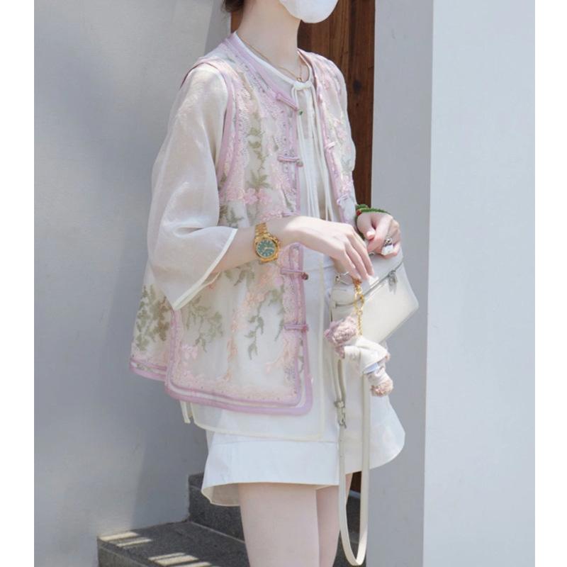 ・カテゴリ: 休闲套装・スタイル: 私服名媛,快適休闲・主な素材: 涤纶（聚酯纤维）・主な素材含量: 50%（含）-70%（不含）・カラー展開: 紫色马甲+衬衫,紫色马甲+衬衫+短裤・サイズ展開: S,M,L,XL・袖型: 常规袖・袖丈: ...