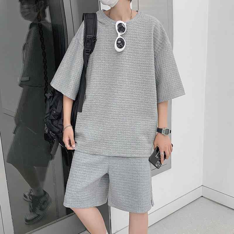 ・スタイル: 港風・厚さ: 薄手・パンツ丈: ショート・トップスタイル: Tシャツ・袖丈: 半袖・フード: なし・主な素材: ポリエステル100%・使用シーン: カジュアル・カラー展開: ホワイト、グレー、ブラック・サイズ展開: M、L、X...