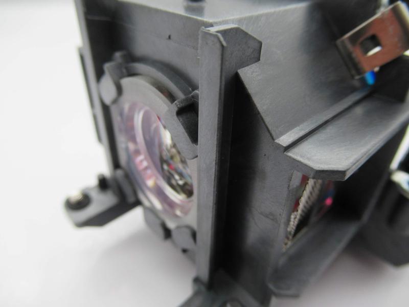 Chaowei E38 プロジェクター 交換用 ランプ 汎用 A+ 品質 バルブ ＋ 汎用ハウジング 150日 対応機種: EMP-1715 EMP-1705 EMP-1710 EMP-1700 EMP-1707