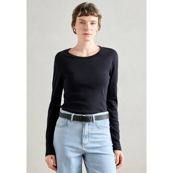 ■トップスサイズ 単位(cm) USサイズ｜身幅(cm) 【0-2】XS(5-7号)｜38.5 【2-4】S(9号)｜41 【4-6】M(11-13号)｜44 【8-10】L(15-17号)｜47 【12】XL(19号)｜50 ■ブランド ...