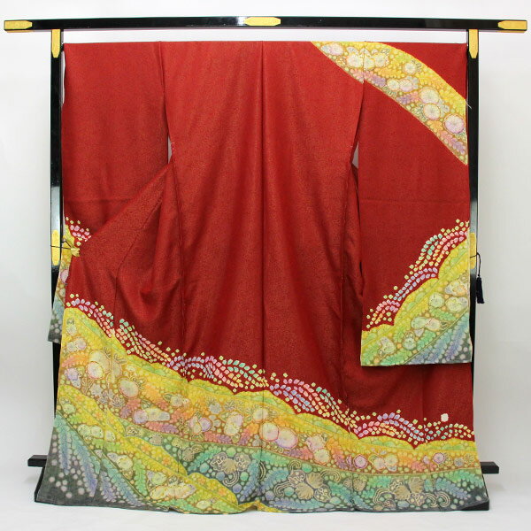 適応シーン慶事一般、結婚式、結婚式二次会、卒業式、あつまり 適応シーズン1月〜5月、10月〜12月 状態新品　未仕立 素材正絹 サイズ袖巾 約35cm / 裄 約70cm / 袖丈 約113cm / 裁ち切り丈 約172cm 地色茜色（スト...