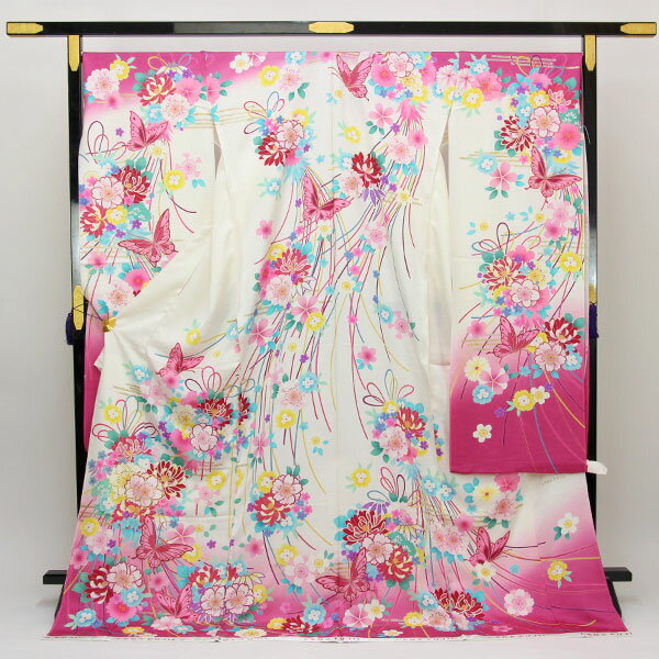 ◆新品　未仕立　絹100％　八掛付き ◆丹後ちりめん　日本の絹印あり ◆サイズ　袖巾　約 36cm/裄　約 72cm/裁ち切り丈　約 182cm　袖丈　約 118cm ◆地色　乳白（ホワイト）系 細かな桜、菊、松の紋織り地は肉厚で光により浮...
