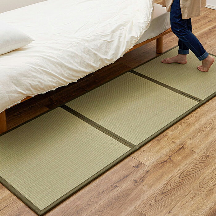 萩原 HAGiHARAたためる連結畳　鎌倉　3面　約75×225×1.1cmパッと広げてすぐ使える！ズレるイライラから解放！置き畳同士を繋ぎ合わせたから隙間にゴミが溜まりにくく、コンパクトに折りたためるから収納も掃除もらくらく。使いたいとき...