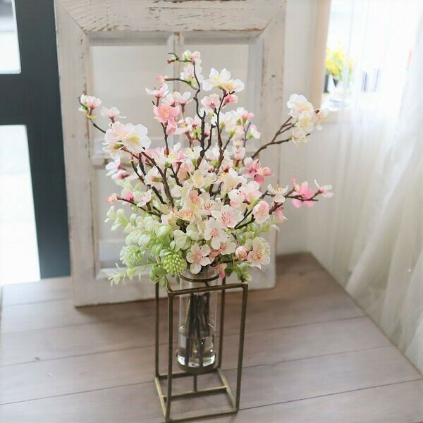 商品情報使用花材使用花材・・・　桜　グリーン※アーティフィシャルフラワー使用サイズ高さ・・・ガラス花器底面からトップの花まで　　　約50センチ前後ガラス花器　　　□10×H21cm　　　　　　　　ガラスのみΦ5×H15cm　　　　　　　　ガ...