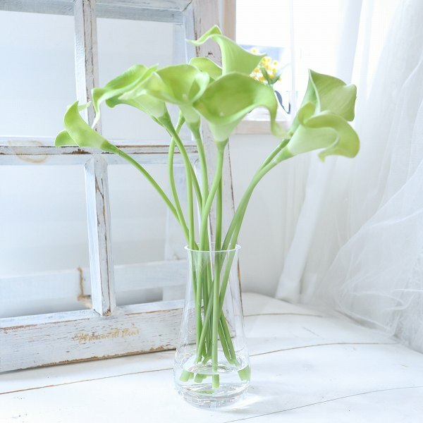 商品情報使用花材カラーサイズ高さ・・・ガラス花器底面からトップの花まで　　　約35センチ前後ガラス花器　　　　　H16cm　(口径)Φ8.0cm注意点・本製品は食べ物ではありません小さなお子様が口に入れないようにご注意下さい変色や変形の原因...