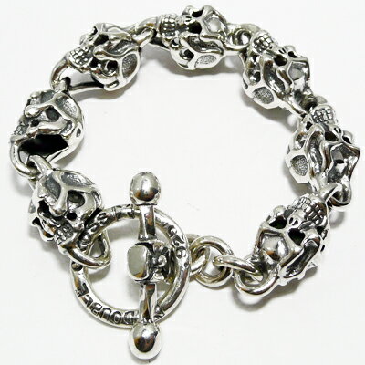 ▼トラヴィスワーカー 【TRAVIS WALKER】 大阪エリア公認正規販売店。 (スカルブレスレットBRS106) 感性に溢れた作品がたちまちL.A界隈でも話題を集め その才能を高く評価された。 間もなく「革の魔術師」とまで呼ばれるように...