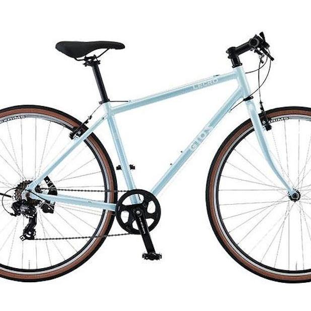 2025年ニューモデルです。 フレームは定番のA6061 アルミを使用し、適度な避性かつ軽量に仕上がりました。 駆動系は SHIMANOパーツを採用し (シフター・クランク・Rディレーラー・スプロケット) フィットネス用途から普段使いまで、...