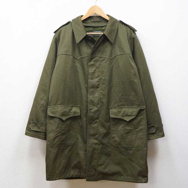 実物 セルビア軍 フィールドコート 80年代♪　　 保温効果がある取り外し出来るキルティングライナー付き。 フロントはボタンで、ポケットは腰X2、内ポケットX1。 丈夫でミリタリームード満点の希少ヴィンテージコート。 ■素材：コットン、ポリ...