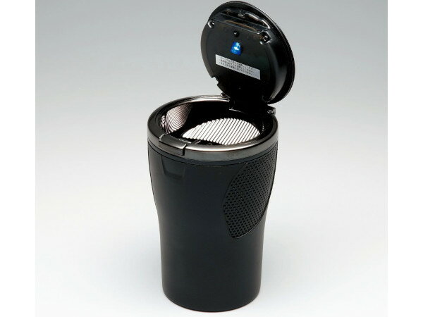 メーカー メルセデスベンツ 品名 アッシュトレイ 管理番号 M0006802000MM 品番 M0006802000MM 内容 1個 仕様 説明 青色LEDで手元を照らすソーラー充電式の灰皿です。 カップホルダーに入れて使用できます。 明る...
