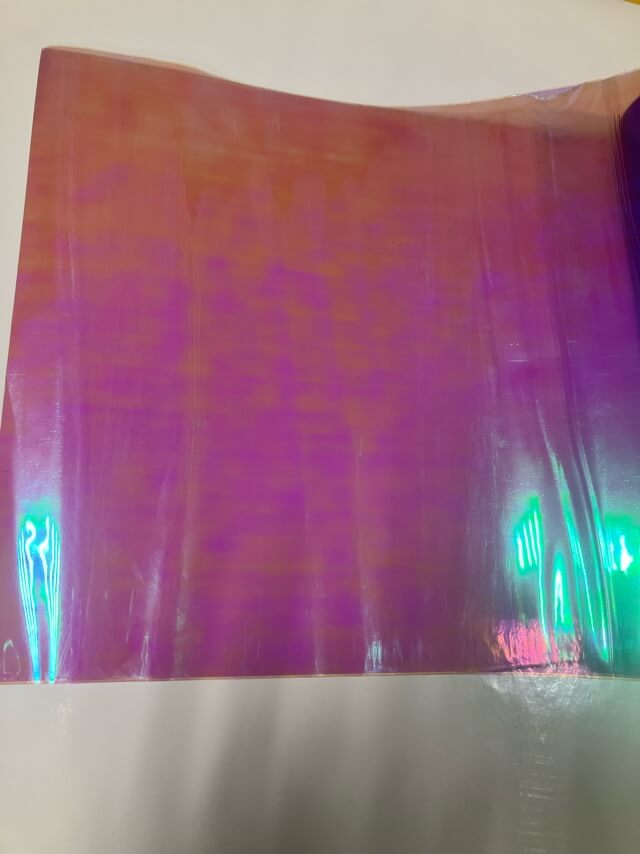 ★★商品説明★★浮き、傷がある為 　半値で販売いたします。 カメレオンタイプはレインボーに輝き、見る角度で表情が変わるマジョーラタイプ！ 正面から見ると、普通のカラーフィルムですが、光に反射することでカメレオンの如く虹色に変化し抜群のドレス...