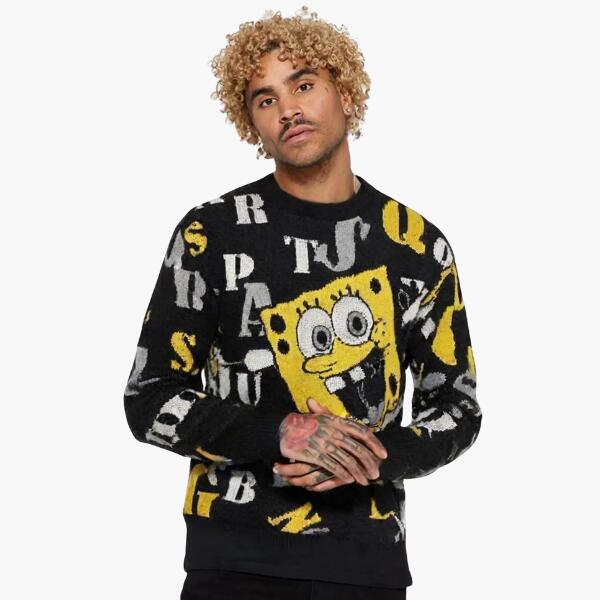 コメント スポンジボブのモノグラムニットはかわいいのは当たり前ですが、かわいいだけではなく普通にオシャレで使いやすいデザインです。緩やかなドロップショルダーで1枚でもインナーとしてもお使いいただけるニットとなっております。1枚でざっくり着る...