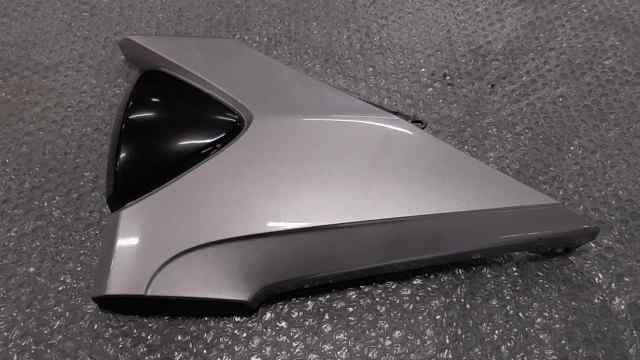 ■■YBR250　の　ボディーカバー　左　爪折れ商品詳細■■YBR250　LBPPCNLB180001xxx　の　ボディーカバー　左 *1663115266■■中古品です、画像をよく見て御判断下さい。車体番号LBPPCNLB180001xx...