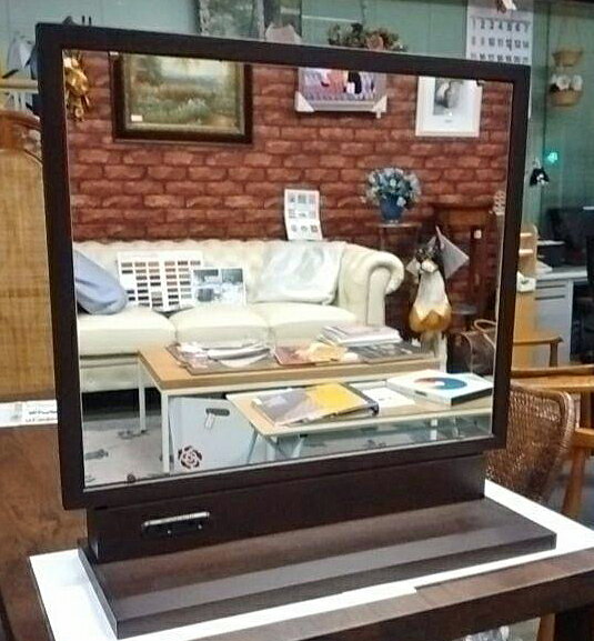 チェック サイズ 幅65cm　奥行25cm　高さ65cm ミラー枠:幅65cm×高さ55cm ミラー:　幅60cm×高さ50cm 商品説明 デスクやテーブルの上に置いてご使用ください 安定した設置感　常置きにもおすすめです 特徴...完成、...