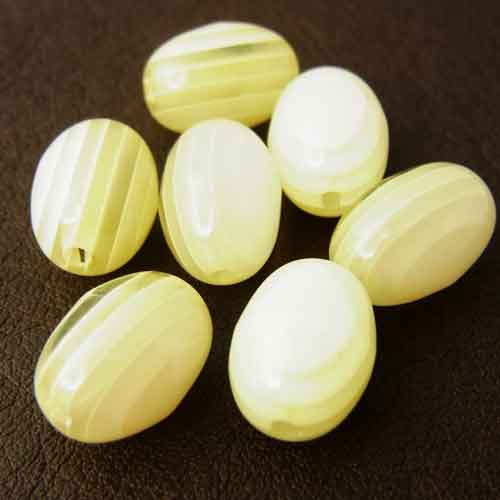 ★内容：ハンドメイドパーツ ★数量：40個 ★色数： ★サイズ：W10mm　H13mm　穴径2.0mm