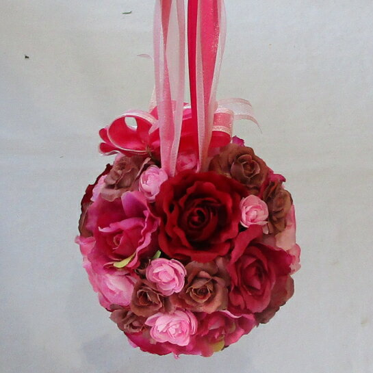 こちらのブーケはアートフラワー〔造花〕です。 お受け取りご希望日をお知らせ下さい。 商品説明 ウエディングブーケ　ブーケ・ブートニア・コサージピン付 花材 バラ・グリーン・パール/アートフラワー（造花） サイズ 直径約16cm/ボールブーケタイプ