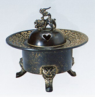 高岡銅器　香炉・香立て 素材 青銅(ブロンズ)製 付属 桐箱入り サイズ（センチ） 高さ：約10．7×幅：約11．3×奥行：約11．3 高岡銅器 高岡銅器は、1611年二代目加賀藩主前田利長が、高岡築城に際し、城下の繁栄をはかる産業政策とし...