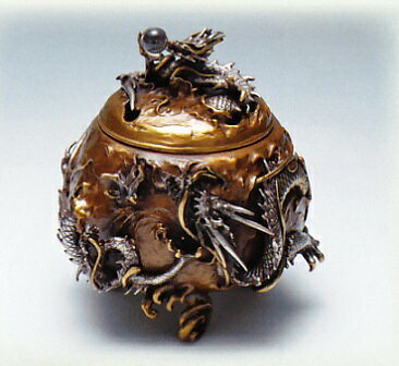 高岡銅器　香炉・香立て 作家 大森孝志 素材 蝋型青銅(ブロンズ)製 付属 桐箱入り サイズ（センチ） 高さ：約14．0×幅：約12．0×奥行：約12．0 高岡銅器 高岡銅器は、1611年二代目加賀藩主前田利長が、高岡築城に際し、城下の繁栄...