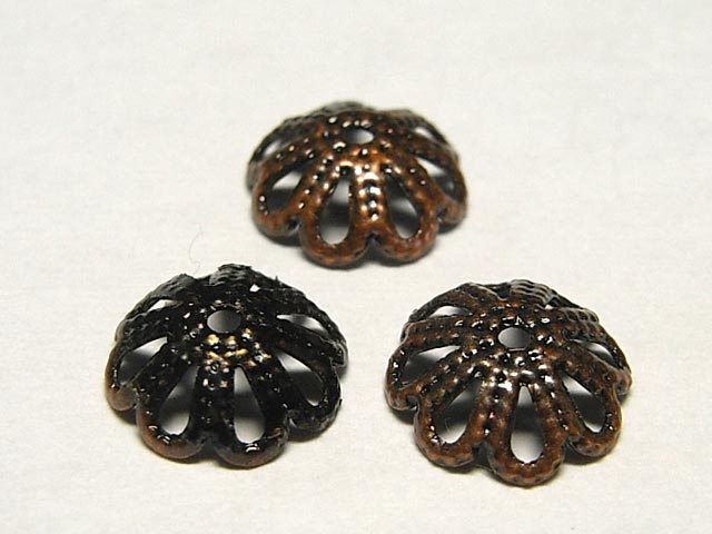 商品説明コチラの商品は少数でお買い求めやすい【少数販売】もございます。サイズ・数量約8mm約50個色ブロンズ(銅古美)注意こちらの商品は約50個となっておりますが、グラム換算で数えておりますので数個程度の誤差が生じる場合がございます。また数...