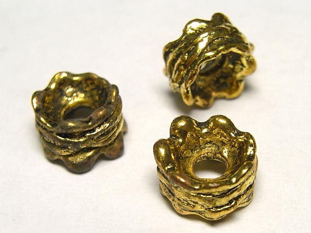 商品説明コチラの商品はまとめ買いでとてもお得な【パック販売】もございます。サイズ・数量約9×5mm10個色ゴールド(金古美)注意　