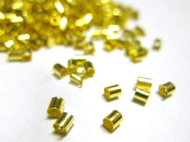 商品説明サイズ・数量約2×2mm約1000個色ゴールド(金色)注意約1000個入り商品は重さで個数を計っているため、数個程度の誤差が生じる場合がありますのでご了承ください。また数個程度不良が混ざっている場合がございます。ご了承の上お買い求め...