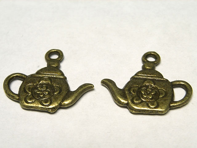 商品説明コチラの商品はまとめ買いでとてもお得な【パック販売】もございます。サイズ・数量約17×19mm1個色真鍮古美注意　