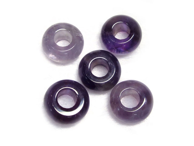 【サイズ】 約14×7mm 穴約5mm【留意事項】以下留意事項をご理解頂いた上でご入札下さいませ。 ※サイズや色が画像と異なる場合がございます ※画像内に使用している装飾品や他アクセサリーは商品に含まれません ※一部変形・変色・破損している...