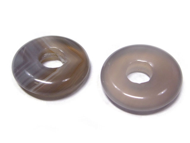 ＜商品説明＞業界最安値に挑戦！！＜サイズ＞ 約18mm 穴約5mm＜留意事項＞以下留意事項をご理解頂いた上でご購入下さいませ。※サイズや色が画像と異なる場合がございます※画像内に使用している装飾品や他アクセサリーは商品に含まれません