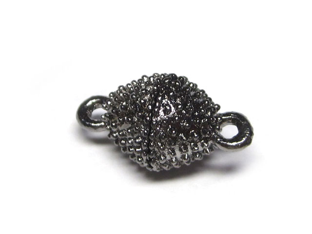 着脱かんたんな磁石の留め具です。サイズ 約17×9mm【留意事項】※サイズや色が画像と若干異なる場合がございます※画像内に使用している装飾品や他アクセサリーは商品に含まれません