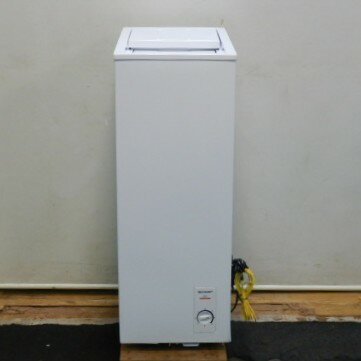 2020年製 シャープ FC-S4D-W 冷凍 ストッカー 44L W315D545H843mm 23kg 外装きず 冷凍庫 アイス フリーザー 商品は中古品です。 多少の傷汚れあります。 状態画像にて判断願います。 動作確認済です。 　 ...