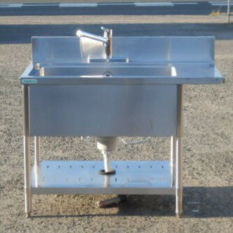 タニコー 食洗機 用 ステンレス 1槽 ソイルド シンク W1120 D650 H810(+150)mm 槽内寸W798D448深270厨房 食器洗浄機 左槽 商品は中古品です。 多少の傷汚れあります。 状態画像にて判断願います。 水栓はお...