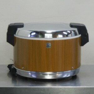 2008年製 タイガー 電子 保温 ジャー 木目 JHA-4000 100V 2升 4L W435D358H270mm 4.8kg 商品は中古品です。 多少の傷汚れあります。 状態画像にて判断願います。 動作確認済です。 よろしくお願いします。