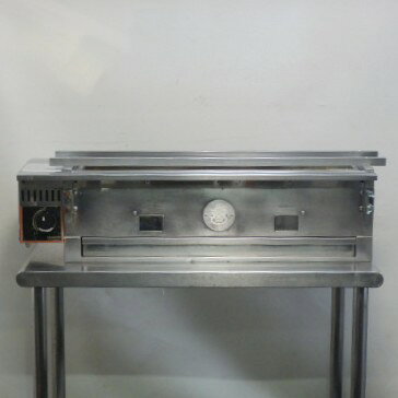山岡金属 S-910 ガス炭火焼物器 焼き鳥器 LPガス W929D330H259mm 25kg プロパン 炭用 焼物器 火起こし 焼鳥 炉端 七輪 商品は中古品です。 多少の傷汚れあります。 状態画像にて判断願います。 バーナーは耐熱塗装...