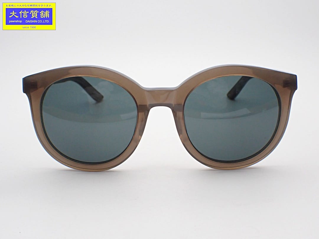 商品の詳細 &nbsp;商品名 A.D.S.R. エーディーエスアール サングラス MILLIE13 チャコールブラウンフレーム ブラックレンズ 中古B+ 【送料無料】 &nbsp;管理番号 A-8555 &nbsp;特徴 日本発アイウェア...