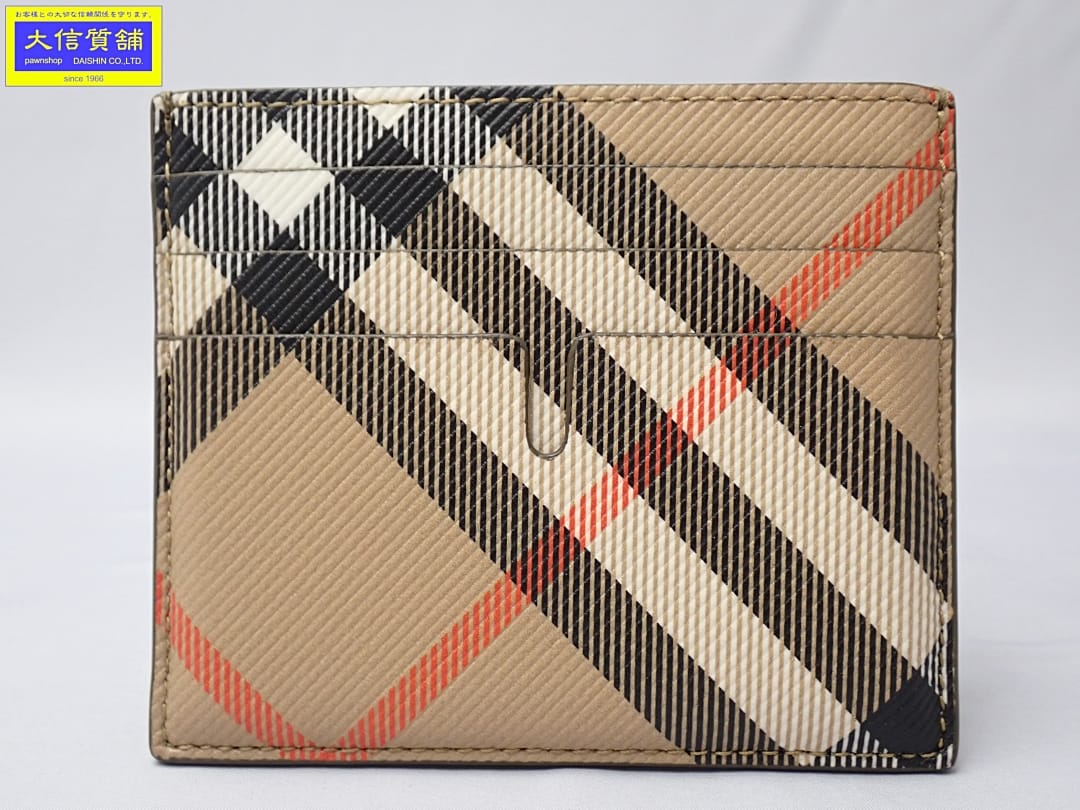 商品の詳細 &nbsp;商品名 BURBERRY バーバリー トール チェック カードホルダー カードケース サンド 8095047 中古A- 【送料無料】 &nbsp;管理番号 A-9107 &nbsp;特徴 &nbsp;参考価格 &nb...