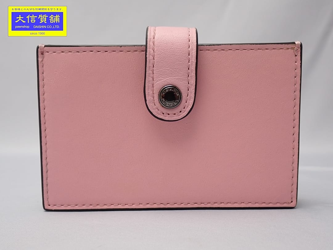 商品の詳細 &nbsp;商品名 COACH コーチ アコーディオン カードホルダー カードケース ピンク グラブタンレザー 68393 中古B+ 【送料無料】 &nbsp;管理番号 A-9114 &nbsp;特徴 &nbsp;参考価格 &n...