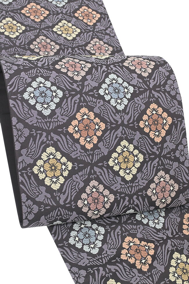 ★　素材　　　正絹　★　サイズ　　長さ　約 437cm　　幅　約　31cm★　色　　　　 茄子紺色　■■■　（小学館発行『色の手帖』参照）★　着用時期　：　春・秋・冬★　着用シーン　：　フォーマルシーンに。★　おすすめ年代　：　20〜70代...