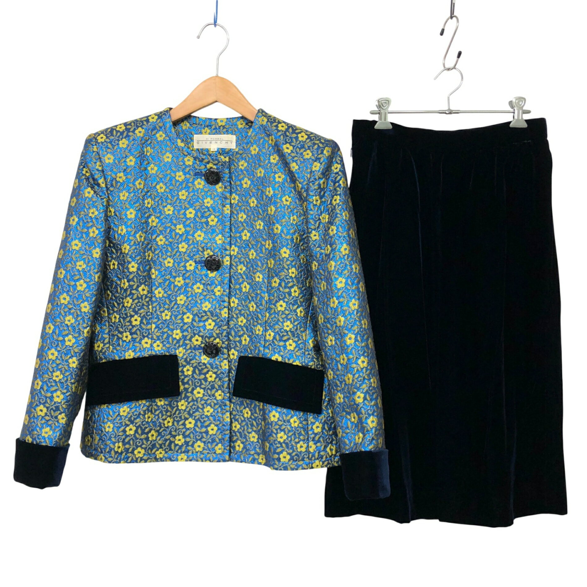 商品名 タグ付き/イブサンローラン/YVES SAINT LAURENT/ヴィンテージ/ジャガード/ベロア/セットアップ/サイズ14/レディース/RS0206 管理番号 PDCEHT26QXZQ コンディション・サイズなど この商品の参考ラ...