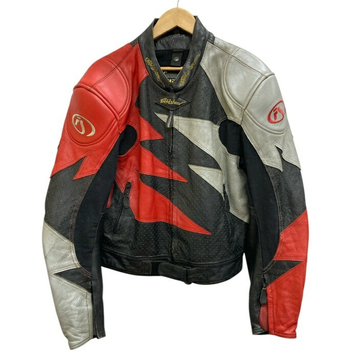 商品名 FIELD SHEER フィールドシアー/レーシングレザージャケット/ライディング/ブラック×レッド×グレー/サイズ46/メンズ/アウター/FB4180 管理番号 PD9Q86BMUPQQ コンディション・サイズなど この商品の参考...
