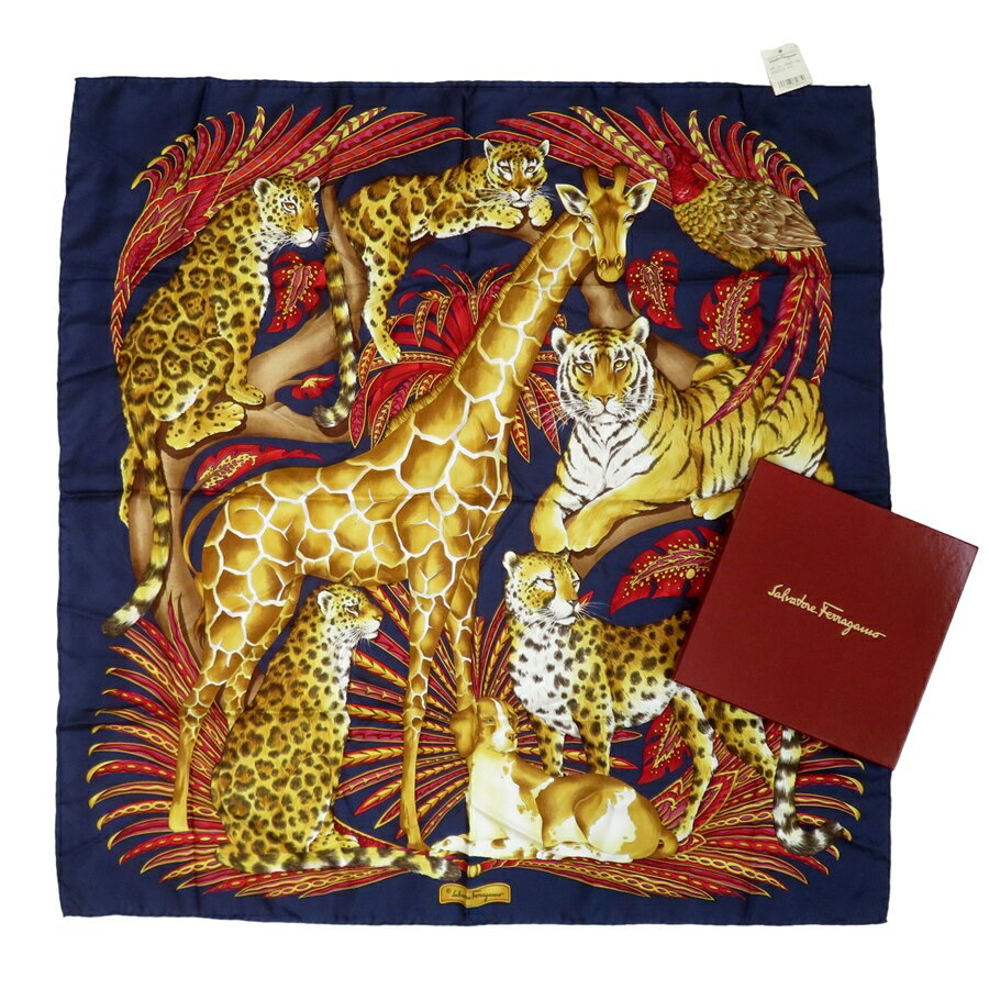 【ブランド】 　● Salvatore Ferragamo サルヴァトーレ・フェラガモ 【アイテム名】 　● スカーフ 【素材】 　● シルク100％ 【サイズ】 　● 縦 87 cm × 横 84 cm 　　（若干の誤差はご容赦ください）...