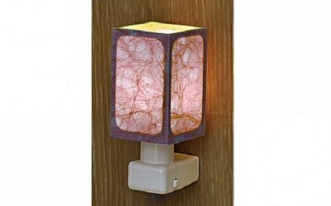 ■ブリスターパック入り ■0.5W　E12　LED電球付 ■スイッチ付　コンセント付 ■材質：おしの紙 ■サイズ：H110XW50XD75 ■重量：0.12kg 注） 1. 雨や水滴のかかる状態や湿度の高い 　ところで使用しないでください。...