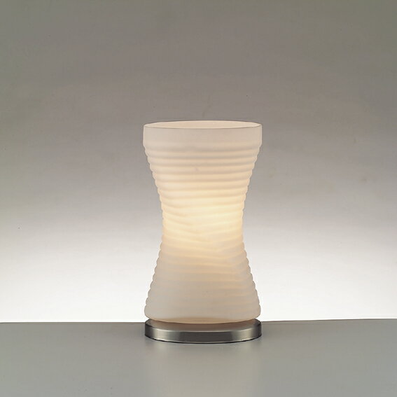 ■シャンデリア球 25W E17 1灯付 ■中間スイッチ付 ■ビニールコード 2m付 ■材質：ガラス、鉄 ■セード径：150mm ■高さ：275mm ■重量：1.0kg 注） 1. 雨や水滴のかかる状態や湿度の高い 　ところで使用しないでく...